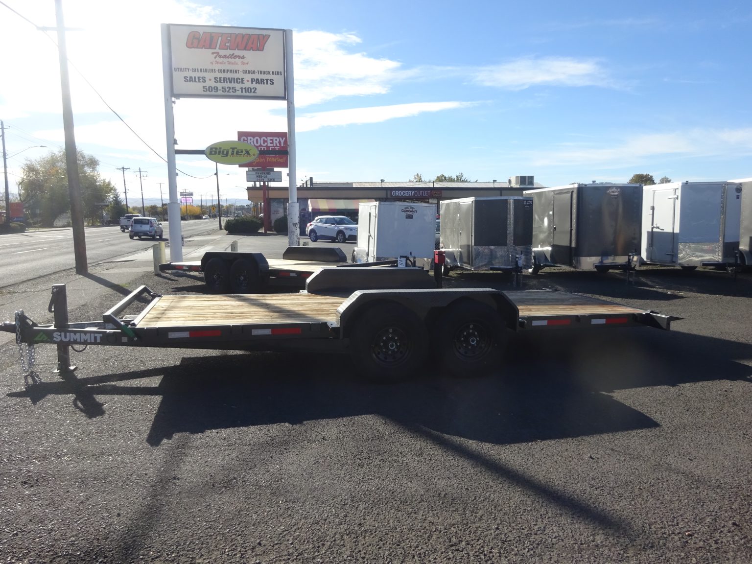 2026 Summit 7’x18′ Cascade Full Deck Tilt *** FULL REAR APPROACH RAMP ...