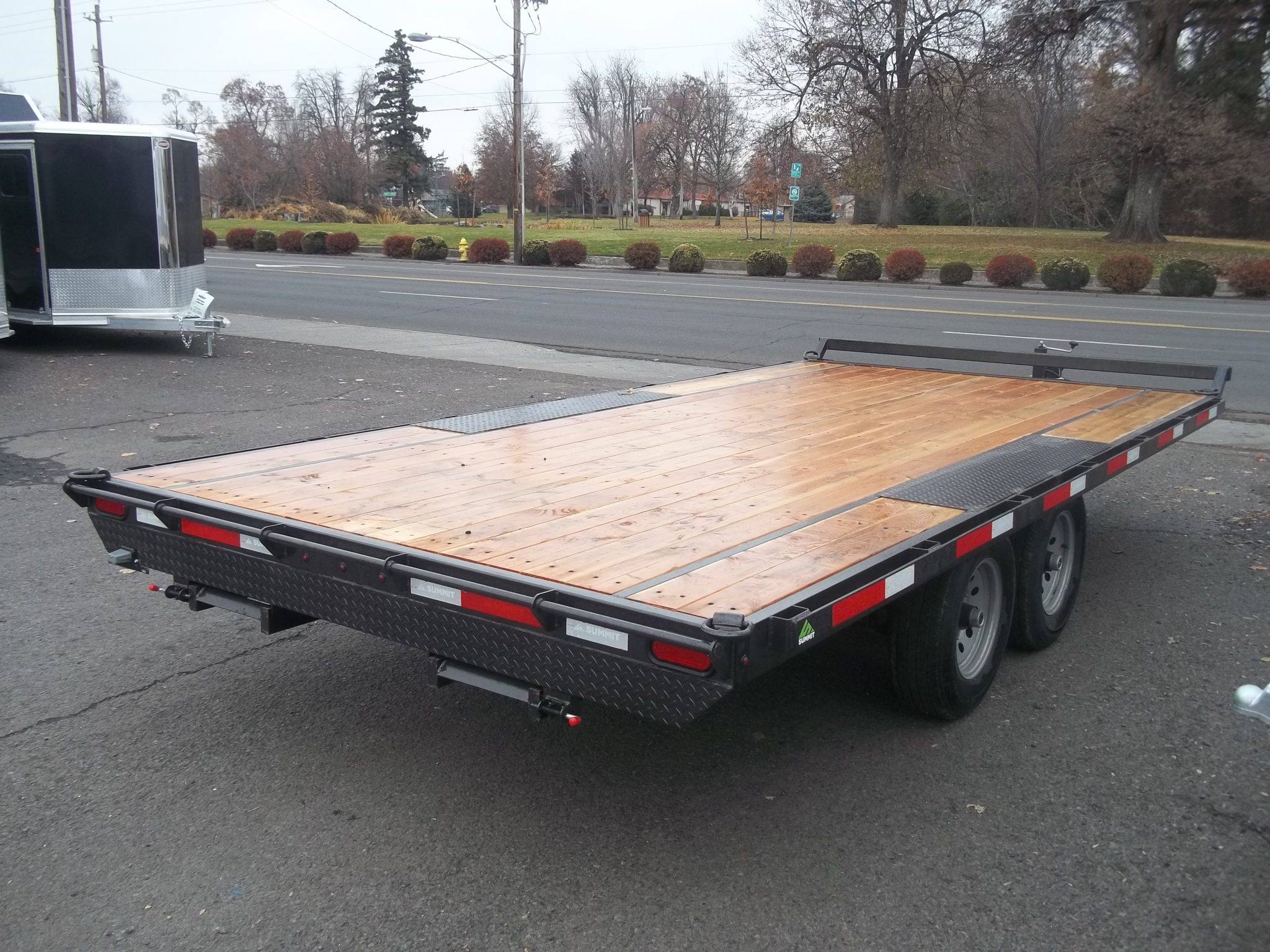 2026 Summit 8.5’x16′ Cascade Deckover Trailer *** 8′ LOADING RAMPS ...
